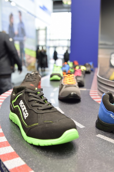 A&A Düsseldorf :: Velkro Textiles